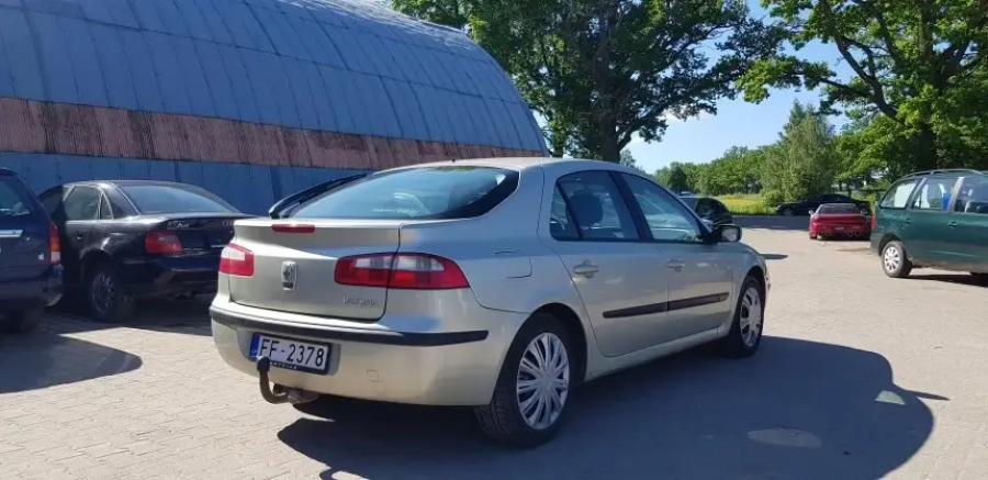 Grey Renault Laguna 2003 in Valmiera, with an engine capacity of 1.90 L and mileage of 297 thousand km for 1300 €, photo 4 on AUTOMOTO.COM.LV