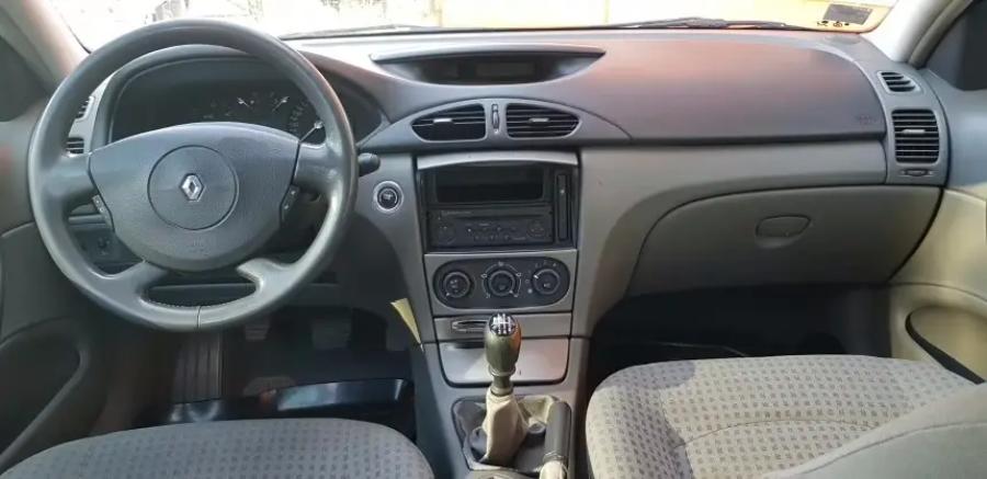 Grey Renault Laguna 2003 in Valmiera, with an engine capacity of 1.90 L and mileage of 297 thousand km for 1300 €, photo 11 on AUTOMOTO.COM.LV