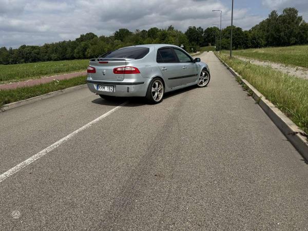 Grey Renault Laguna 2004 in Kaunas, with an engine capacity of 2.00 L and mileage of 234 thousand km for 1100 €, photo 3 on AUTOMOTO.COM.LV
