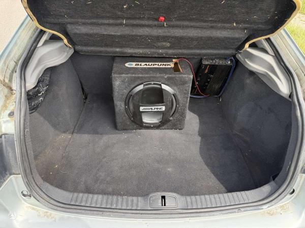Grey Renault Laguna 2004 in Kaunas, with an engine capacity of 2.00 L and mileage of 234 thousand km for 1100 €, photo 8 on AUTOMOTO.COM.LV