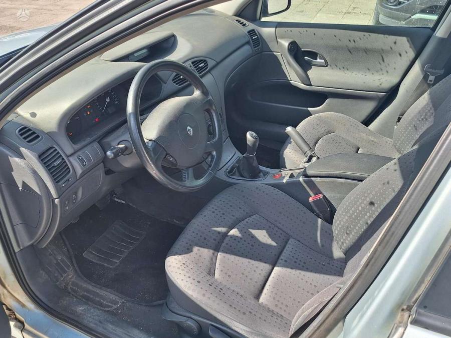 Grey Renault Laguna 2005 in Vilnius, with an engine capacity of 1.90 L and mileage of 234 thousand km for 750 €, photo 6 on AUTOMOTO.COM.LV