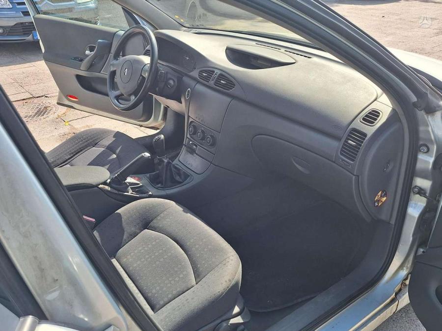 Grey Renault Laguna 2005 in Vilnius, with an engine capacity of 1.90 L and mileage of 234 thousand km for 750 €, photo 9 on AUTOMOTO.COM.LV