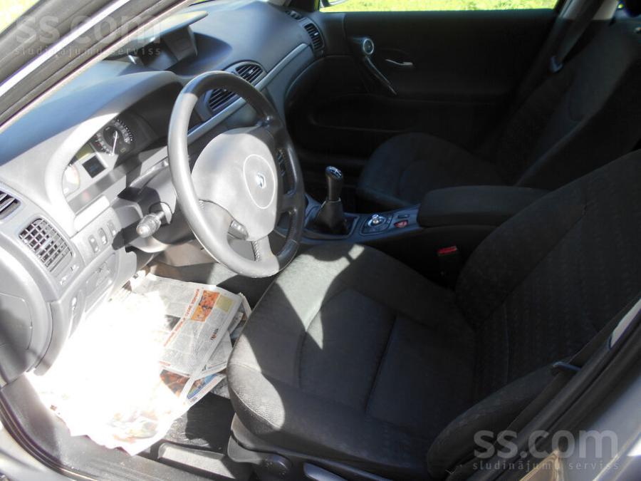 Grey Renault Laguna 2006 in Riga, with an engine capacity of 2.00 L and mileage of 250 thousand km for 1500 €, photo 7 on AUTOMOTO.COM.LV