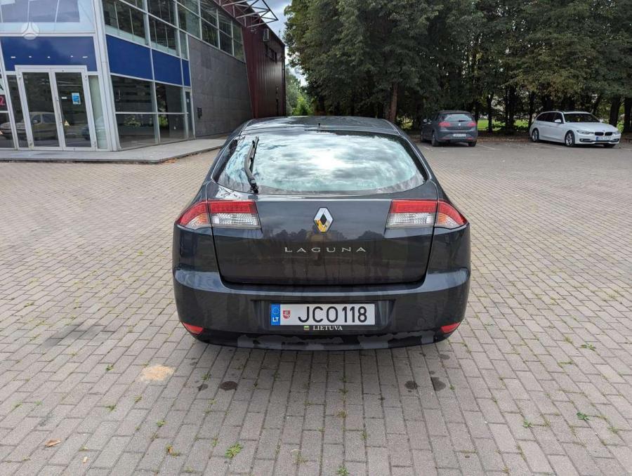 Pelēks Renault Laguna 2007 Kauņa, ar dzinēja tilpumu 2.00 L un nobraukumu 310 tūkst. km par 1800 €, foto 5 vietnē AUTOMOTO.COM.LV