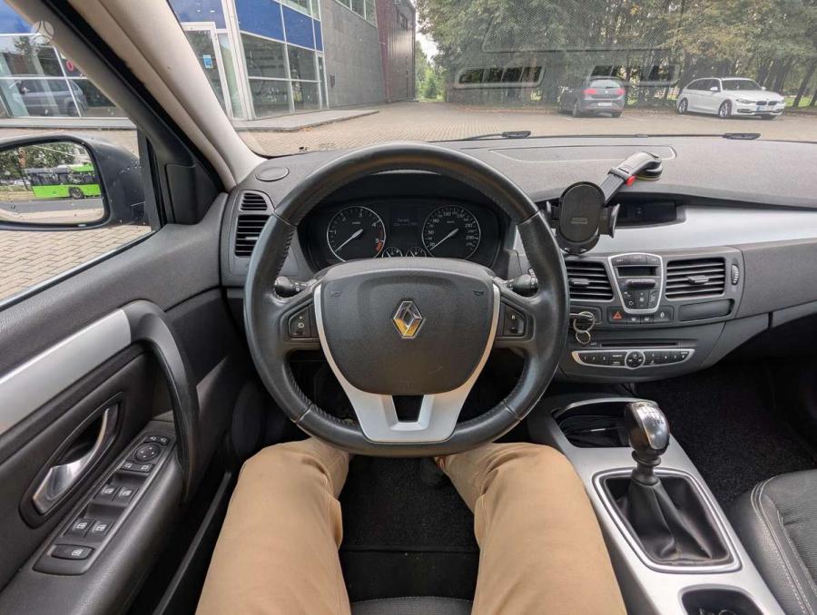 Pelēks Renault Laguna 2007 Kauņa, ar dzinēja tilpumu 2.00 L un nobraukumu 310 tūkst. km par 1800 €, foto 7 vietnē AUTOMOTO.COM.LV