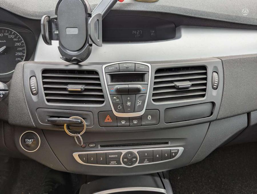 Pelēks Renault Laguna 2007 Kauņa, ar dzinēja tilpumu 2.00 L un nobraukumu 310 tūkst. km par 1800 €, foto 8 vietnē AUTOMOTO.COM.LV