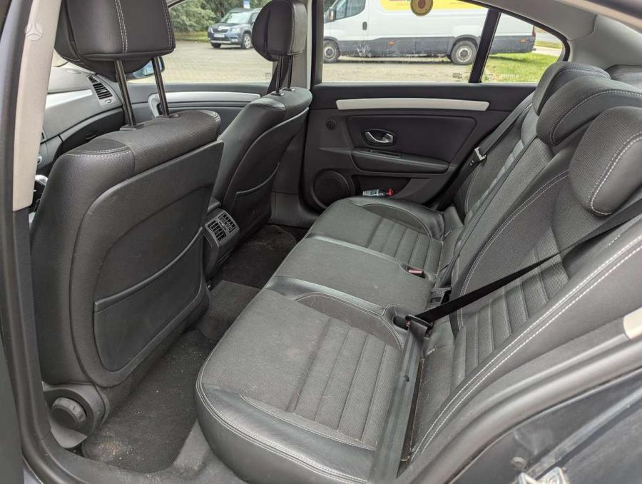Pelēks Renault Laguna 2007 Kauņa, ar dzinēja tilpumu 2.00 L un nobraukumu 310 tūkst. km par 1800 €, foto 9 vietnē AUTOMOTO.COM.LV