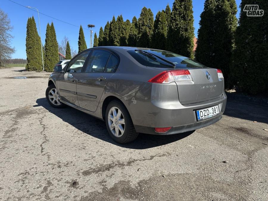 Pelēks Renault Laguna 2008 Viļņa, ar dzinēja tilpumu 1.60 L un nobraukumu 186 tūkst. km par 2900 €, foto 4 vietnē AUTOMOTO.COM.LV
