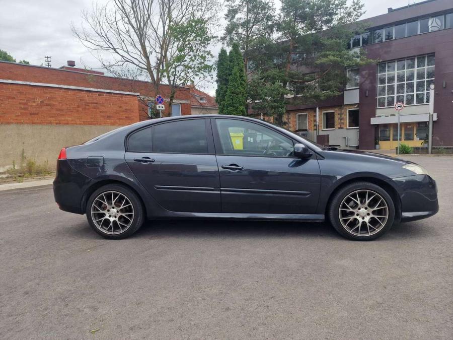 Pelēks Renault Laguna 2008 Šauļi, ar dzinēja tilpumu 2.00 L un nobraukumu 428 tūkst. km par 2000 €, foto 5 vietnē AUTOMOTO.COM.LV
