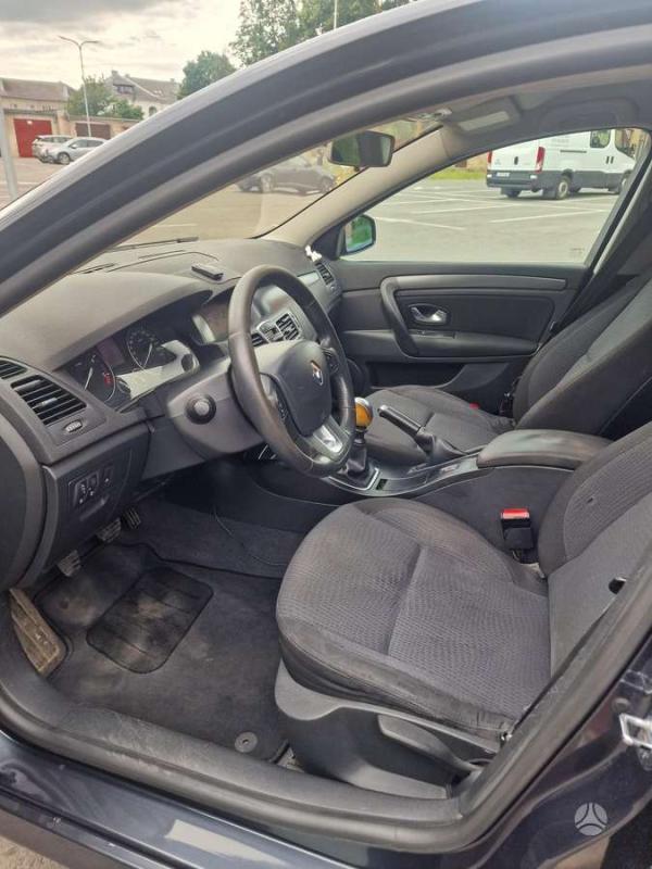 Pelēks Renault Laguna 2008 Šauļi, ar dzinēja tilpumu 2.00 L un nobraukumu 428 tūkst. km par 2000 €, foto 7 vietnē AUTOMOTO.COM.LV