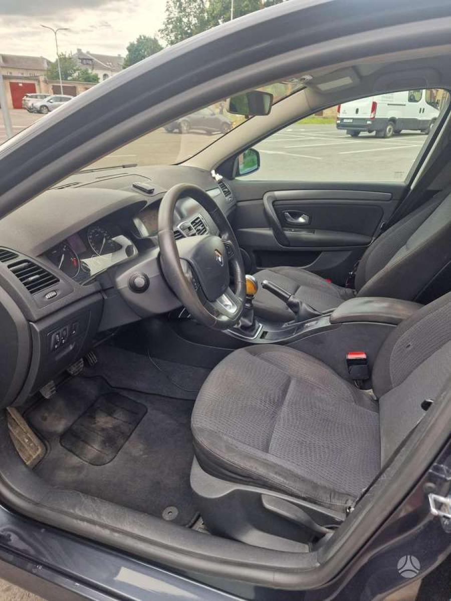 Pelēks Renault Laguna 2008 Šauļi, ar dzinēja tilpumu 2.00 L un nobraukumu 428 tūkst. km par 2000 €, foto 8 vietnē AUTOMOTO.COM.LV