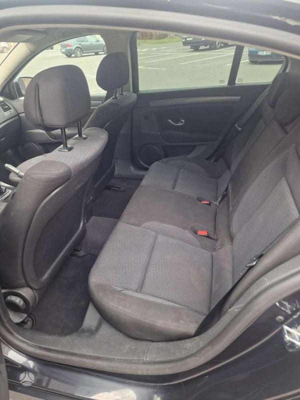 Pelēks Renault Laguna 2008 Šauļi, ar dzinēja tilpumu 2.00 L un nobraukumu 428 tūkst. km par 2000 €, foto 8 vietnē AUTOMOTO.COM.LV