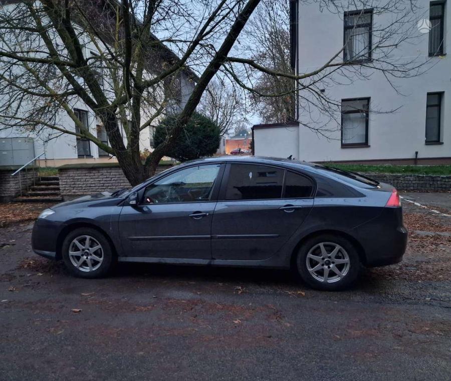 Pelēks Renault Laguna 2008 Šauļi, ar dzinēja tilpumu 2.00 L un nobraukumu 428 tūkst. km par 2000 €, foto 13 vietnē AUTOMOTO.COM.LV
