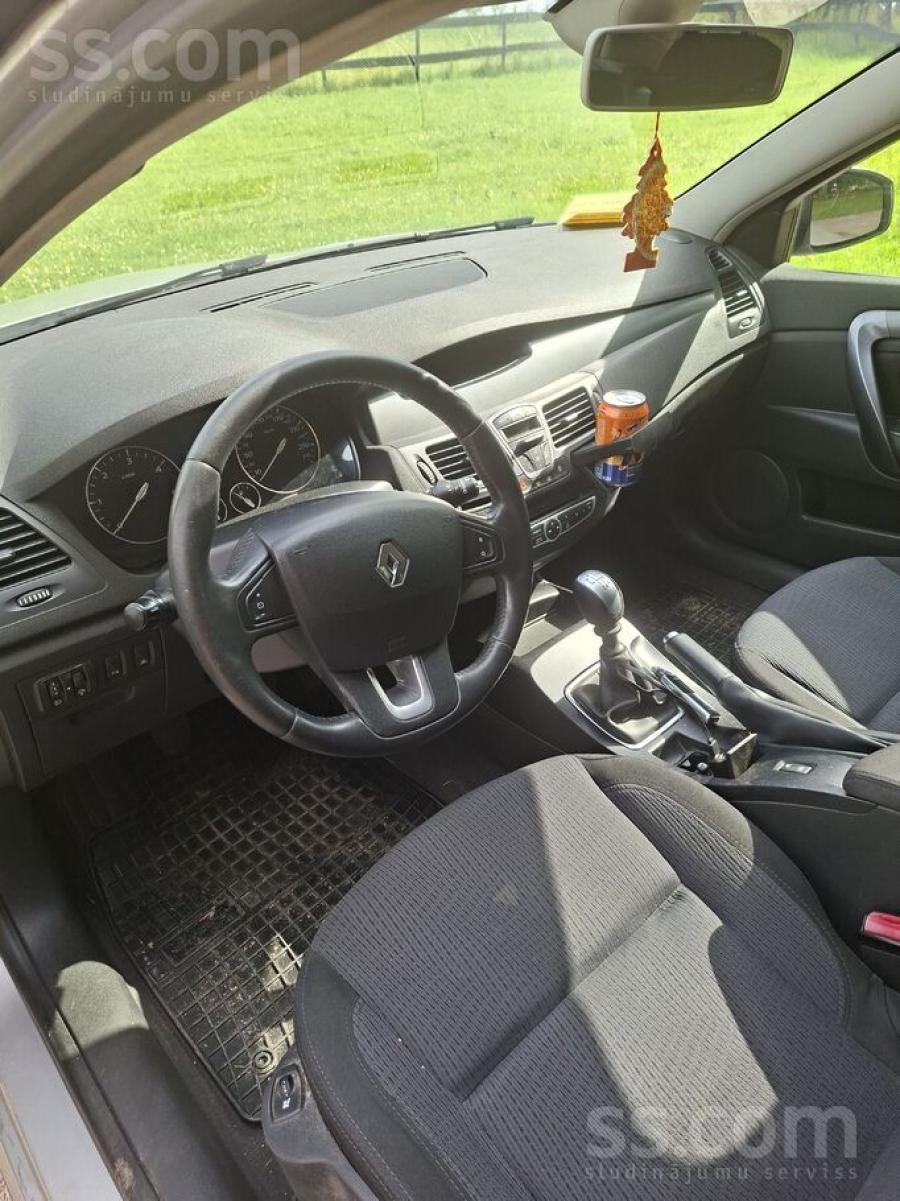 Pelēks Renault Laguna 2008 Ogre, ar dzinēja tilpumu 1.50 L un nobraukumu 400 tūkst. km par 1850 €, foto 6 vietnē AUTOMOTO.COM.LV