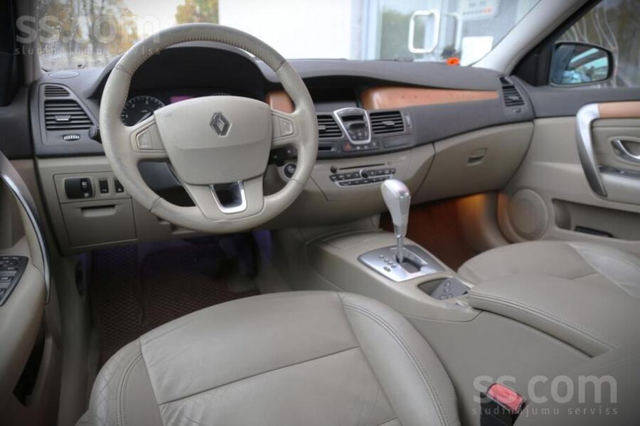 Grey Renault Laguna 2008 in Riga, with an engine capacity of 2.00 L and mileage of 359 thousand km for 2995 €, photo 9 on AUTOMOTO.COM.LV