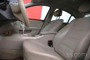Grey Renault Laguna 2008 in Riga, with an engine capacity of 2.00 L and mileage of 359 thousand km for 2995 €, photo 13 on AUTOMOTO.COM.LV