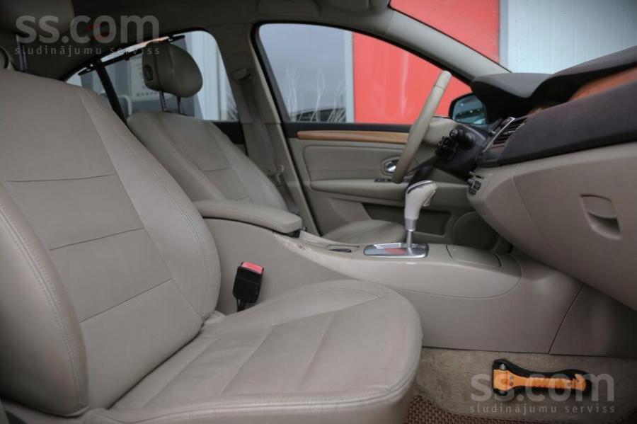 Grey Renault Laguna 2008 in Riga, with an engine capacity of 2.00 L and mileage of 359 thousand km for 2995 €, photo 14 on AUTOMOTO.COM.LV