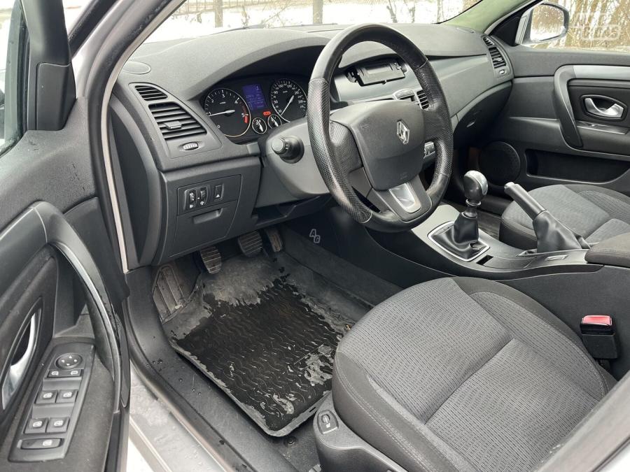 Pelēks Renault Laguna 2009 Tauragė, ar dzinēja tilpumu 1.50 L un nobraukumu 230 tūkst. km par 1150 €, foto 8 vietnē AUTOMOTO.COM.LV