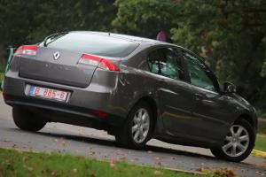 Pelēks Renault Laguna 2009 Rīga, ar dzinēja tilpumu 2.00 L un nobraukumu 31 tūkst. km par 1890 €, foto 3 vietnē AUTOMOTO.COM.LV