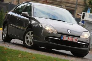 Pelēks Renault Laguna 2009 Rīga, ar dzinēja tilpumu 2.00 L un nobraukumu 31 tūkst. km par 1890 €, foto 4 vietnē AUTOMOTO.COM.LV