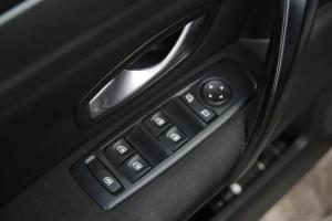 Pelēks Renault Laguna 2009 Rīga, ar dzinēja tilpumu 2.00 L un nobraukumu 31 tūkst. km par 1890 €, foto 10 vietnē AUTOMOTO.COM.LV