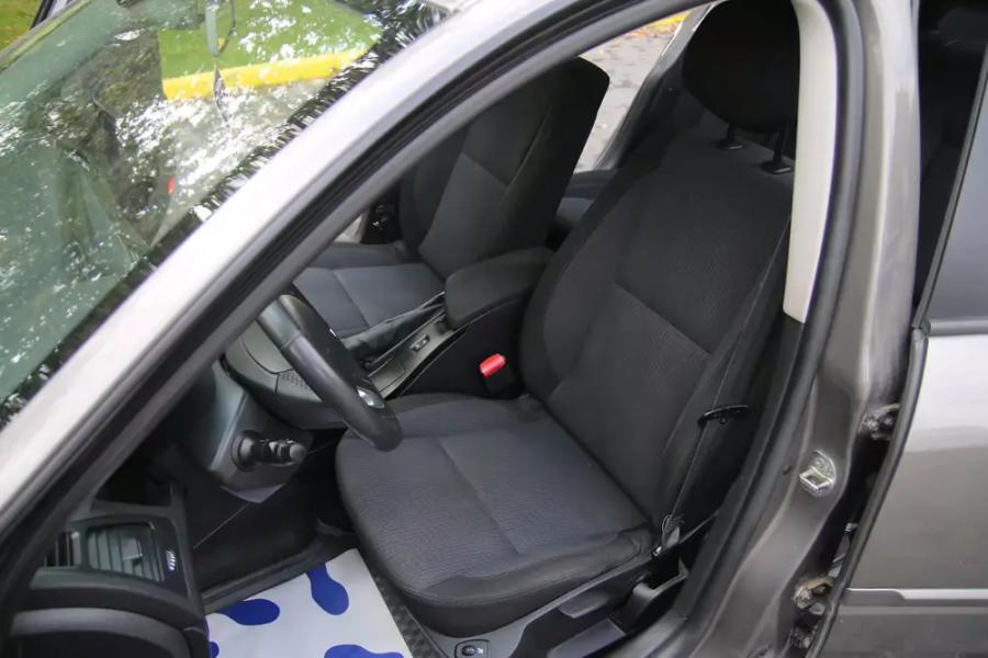 Pelēks Renault Laguna 2009 Rīga, ar dzinēja tilpumu 2.00 L un nobraukumu 31 tūkst. km par 1890 €, foto 11 vietnē AUTOMOTO.COM.LV