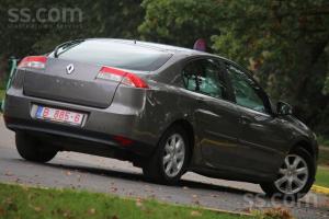 Pelēks Renault Laguna 2009 Rīga, ar dzinēja tilpumu 2.00 L un nobraukumu 305 tūkst. km par 1890 €, foto 3 vietnē AUTOMOTO.COM.LV