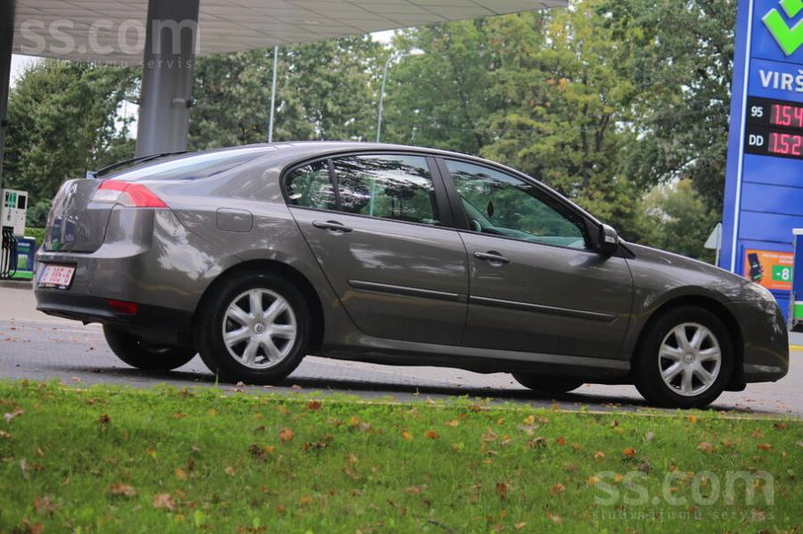 Pelēks Renault Laguna 2009 Rīga, ar dzinēja tilpumu 2.00 L un nobraukumu 305 tūkst. km par 1890 €, foto 7 vietnē AUTOMOTO.COM.LV