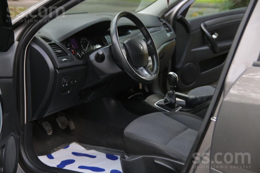 Pelēks Renault Laguna 2009 Rīga, ar dzinēja tilpumu 2.00 L un nobraukumu 305 tūkst. km par 1890 €, foto 9 vietnē AUTOMOTO.COM.LV