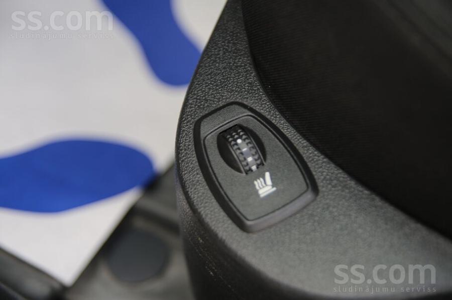 Pelēks Renault Laguna 2009 Rīga, ar dzinēja tilpumu 2.00 L un nobraukumu 305 tūkst. km par 1890 €, foto 12 vietnē AUTOMOTO.COM.LV