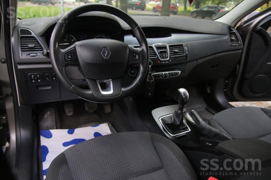Pelēks Renault Laguna 2009 Rīga, ar dzinēja tilpumu 2.00 L un nobraukumu 305 tūkst. km par 1890 €, foto 13 vietnē AUTOMOTO.COM.LV