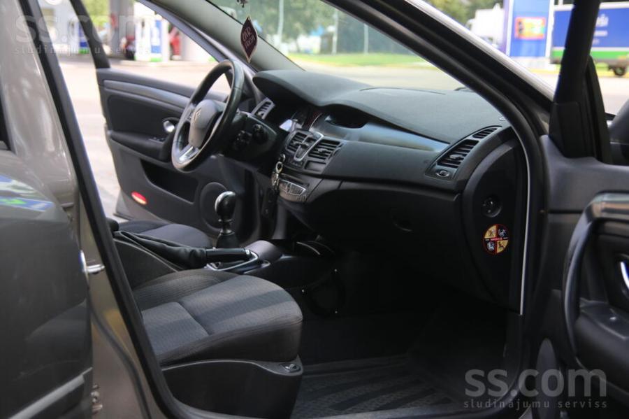 Pelēks Renault Laguna 2009 Rīga, ar dzinēja tilpumu 2.00 L un nobraukumu 305 tūkst. km par 1890 €, foto 18 vietnē AUTOMOTO.COM.LV