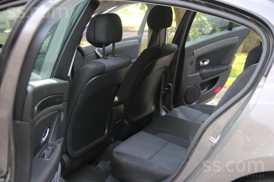 Pelēks Renault Laguna 2009 Rīga, ar dzinēja tilpumu 2.00 L un nobraukumu 305 tūkst. km par 1890 €, foto 19 vietnē AUTOMOTO.COM.LV