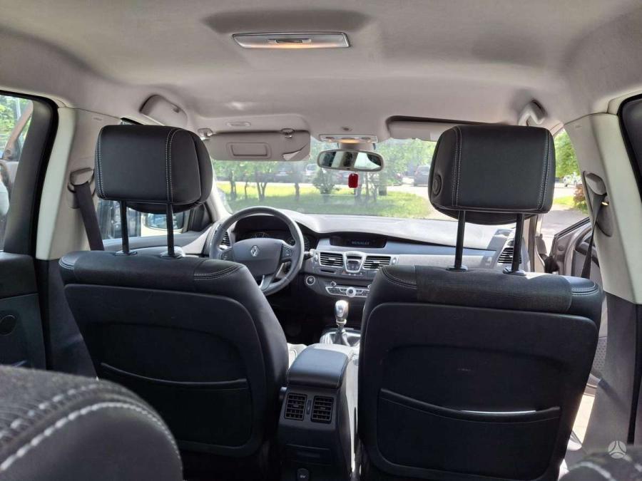 Grey Renault Laguna 2009 in Klaipeda, with an engine capacity of 2.00 L and mileage of 257 thousand km for 2400 €, photo 8 on AUTOMOTO.COM.LV