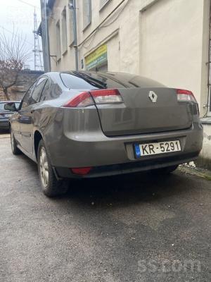 Pelēks Renault Laguna 2010 Rīga, ar dzinēja tilpumu 1.50 L un nobraukumu 318 tūkst. km par 1400 €, foto 3 vietnē AUTOMOTO.COM.LV