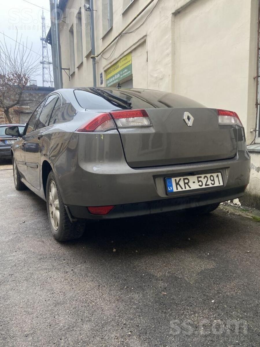 Pelēks Renault Laguna 2010 Rīga, ar dzinēja tilpumu 1.50 L un nobraukumu 318 tūkst. km par 1400 €, foto 3 vietnē AUTOMOTO.COM.LV
