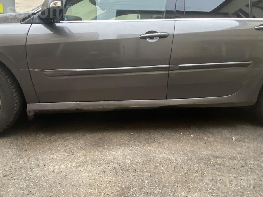 Pelēks Renault Laguna 2010 Rīga, ar dzinēja tilpumu 1.50 L un nobraukumu 318 tūkst. km par 1400 €, foto 4 vietnē AUTOMOTO.COM.LV