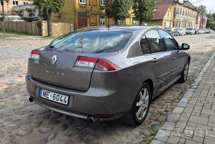 Grey Renault Laguna 2010 in Jelgava, with an engine capacity of 2.00 L and mileage of 0 thousand km for 1490 €, photo 4 on AUTOMOTO.COM.LV