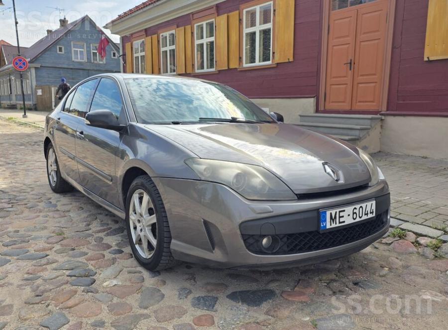Grey Renault Laguna 2010 in Jelgava, with an engine capacity of 2.00 L and mileage of 0 thousand km for 1490 €, photo 5 on AUTOMOTO.COM.LV