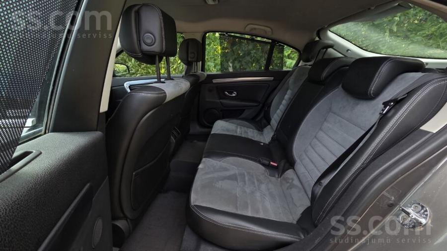 Grey Renault Laguna 2010 in Jelgava, with an engine capacity of 2.00 L and mileage of 0 thousand km for 1490 €, photo 10 on AUTOMOTO.COM.LV