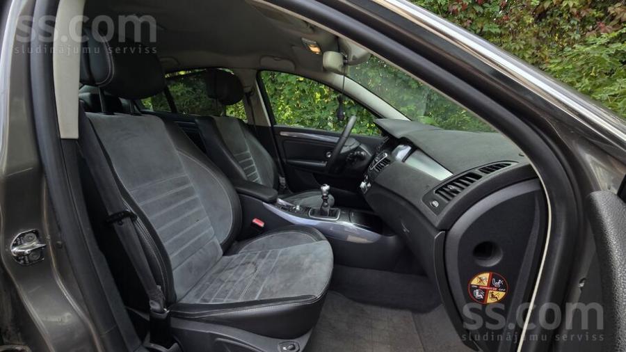 Grey Renault Laguna 2010 in Jelgava, with an engine capacity of 2.00 L and mileage of 0 thousand km for 1490 €, photo 13 on AUTOMOTO.COM.LV