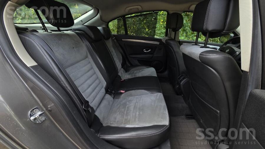 Grey Renault Laguna 2010 in Jelgava, with an engine capacity of 2.00 L and mileage of 0 thousand km for 1490 €, photo 14 on AUTOMOTO.COM.LV