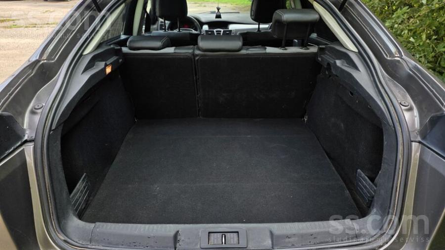 Grey Renault Laguna 2010 in Jelgava, with an engine capacity of 2.00 L and mileage of 0 thousand km for 1490 €, photo 22 on AUTOMOTO.COM.LV