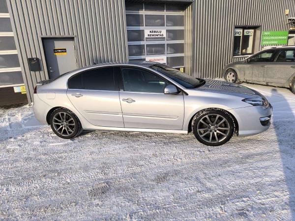 Pelēks Renault Laguna 2011 Joniškis, ar dzinēja tilpumu 2.00 L un nobraukumu 173 tūkst. km par 3800 €, foto 4 vietnē AUTOMOTO.COM.LV