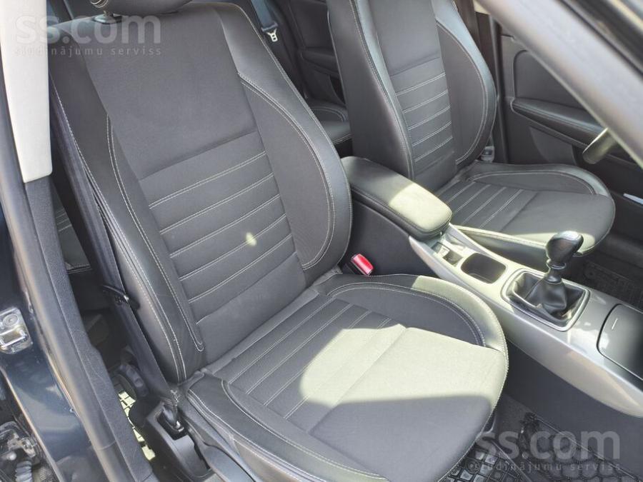 Pelēks Renault Laguna 2011 Rīga, ar dzinēja tilpumu 2.00 L un nobraukumu 300 tūkst. km par 2490 €, foto 16 vietnē AUTOMOTO.COM.LV