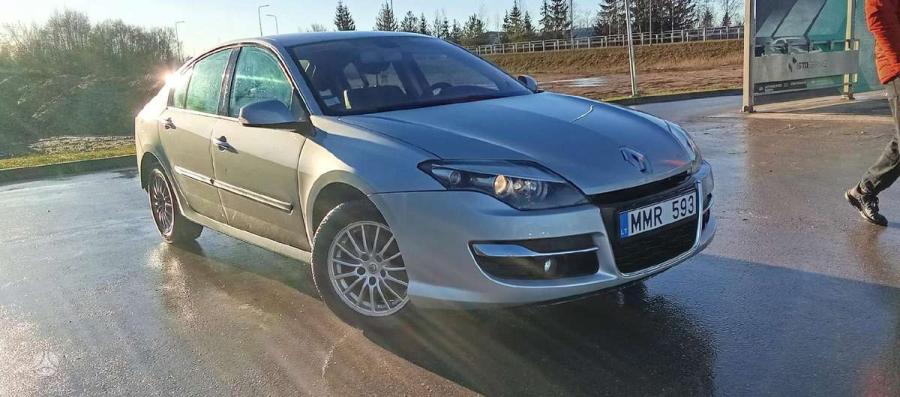 Grey Renault Laguna 2012 in Utena, with an engine capacity of 2.00 L and mileage of 247 thousand km for 2900 €, photo 1 on AUTOMOTO.COM.LV