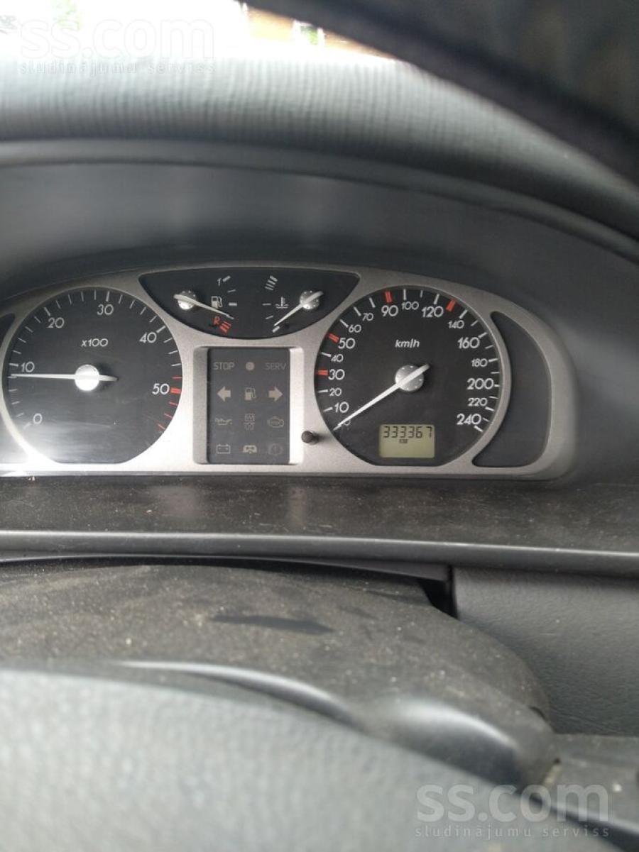Pelēks Renault Laguna 2001 Rēzekne, ar dzinēja tilpumu 1.90 L un nobraukumu 334 tūkst. km par 500 €, foto 4 vietnē AUTOMOTO.COM.LV