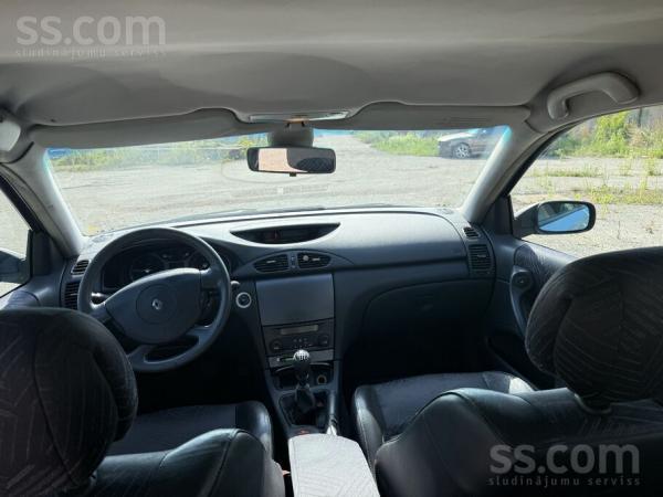 Pelēks Renault Laguna 2003 Daugavpils, ar dzinēja tilpumu 1.90 L un nobraukumu 267 tūkst. km par 900 €, foto 7 vietnē AUTOMOTO.COM.LV