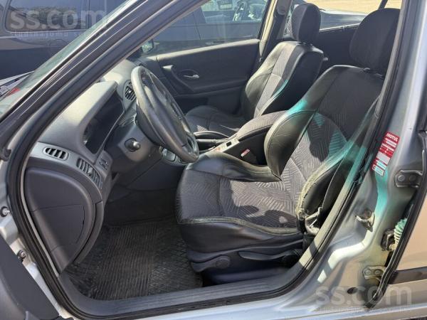 Pelēks Renault Laguna 2003 Daugavpils, ar dzinēja tilpumu 1.90 L un nobraukumu 267 tūkst. km par 900 €, foto 9 vietnē AUTOMOTO.COM.LV