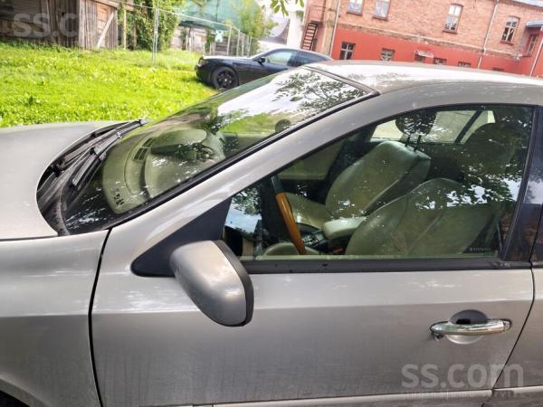 Pelēks Renault Laguna 2005 Bauska, ar dzinēja tilpumu 2.20 L un nobraukumu 380 tūkst. km par 600 €, foto 1 vietnē AUTOMOTO.COM.LV